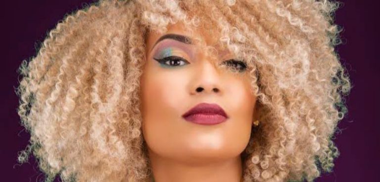 Eloïsha IZA - Madame Rap